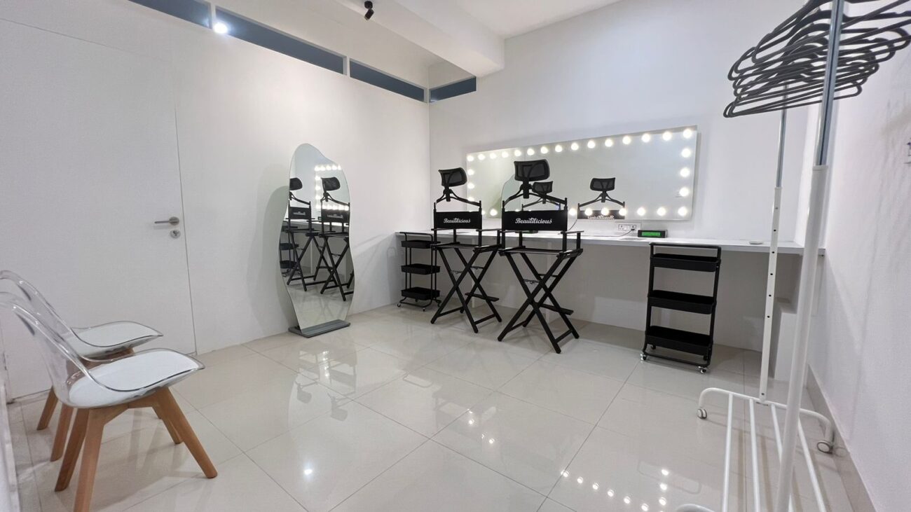 Fitting Frames - Best Studio on Rent for Shoot in Delhi NCR