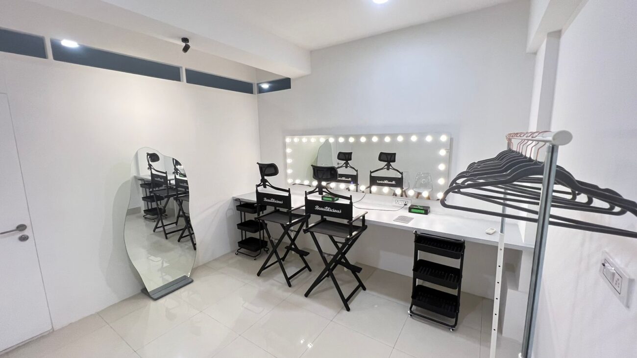 Fitting Frames - Best Studio on Rent for Shoot in Delhi NCR